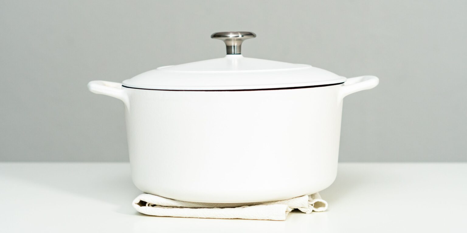 A Complete Guide to Dutch Ovens: Size Chart, FAQs, and More! - Cult of ...