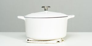 A Complete Guide to Dutch Ovens: Size Chart, FAQs, and More! - Cult of ...